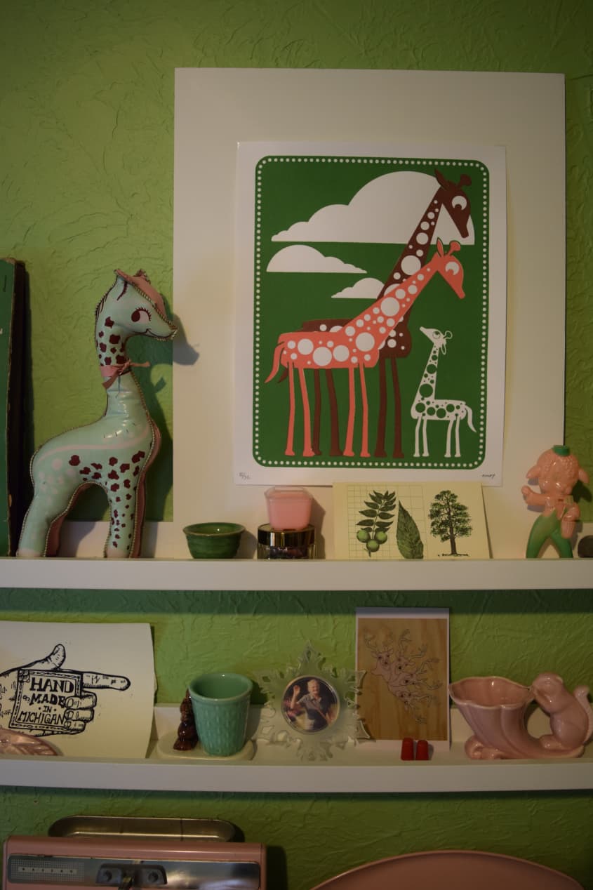 Lisa’s Artgoodies and Vintage Finds | Apartment Therapy