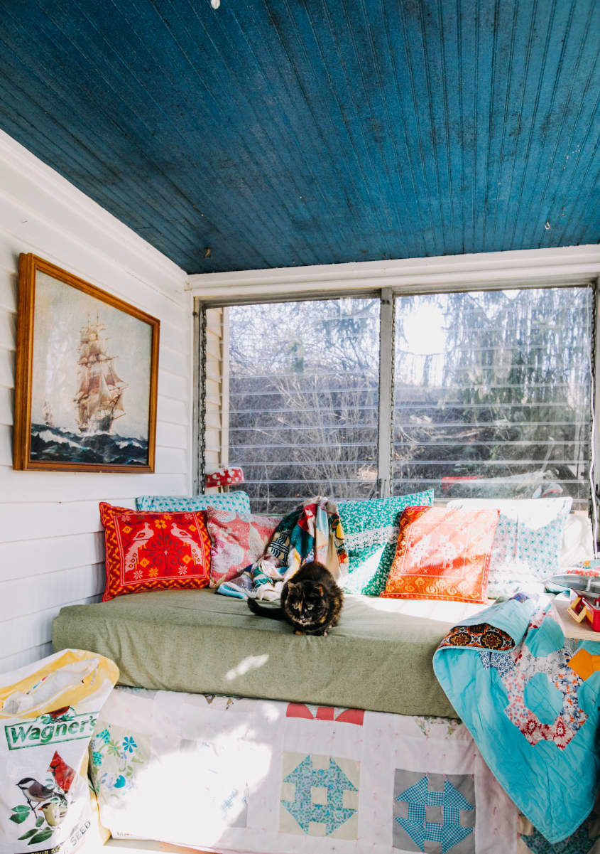 House Tour: A Maryland Rental Home of Full-Time Artists | Apartment Therapy