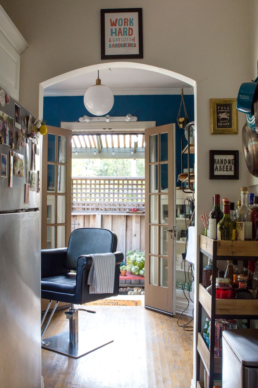 House Tour: A Hairstylist's Cool In-Home Salon | Apartment Therapy