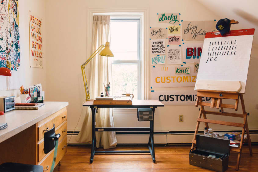 House Tour: A Graphic Designer's Colorful Providence Home | Apartment ...