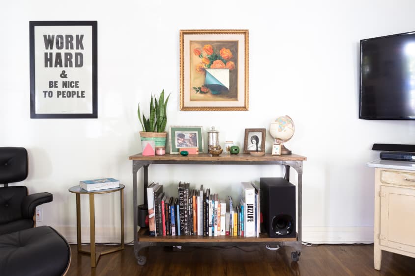 House Tour: A Hairstylist's Cool In-Home Salon | Apartment Therapy