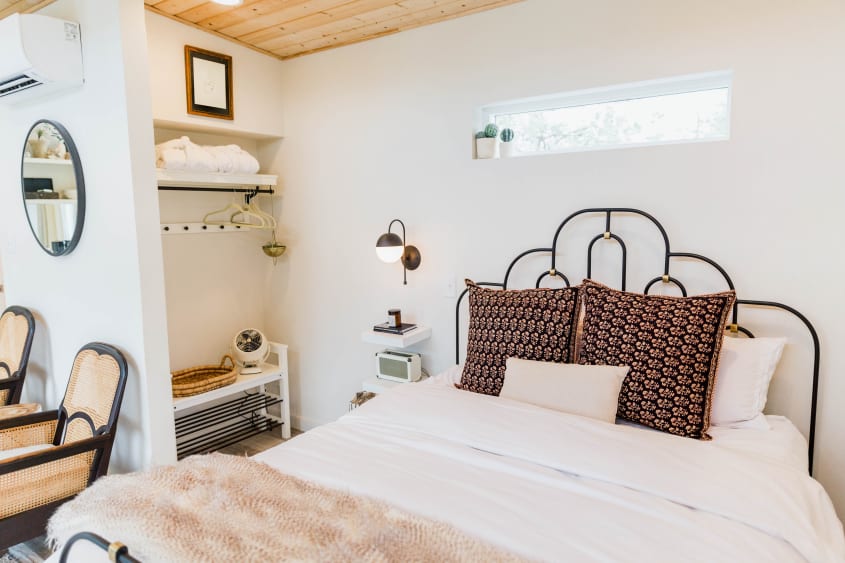 See This Custom-Designed, 264-Square-Foot Backyard Guest House ...