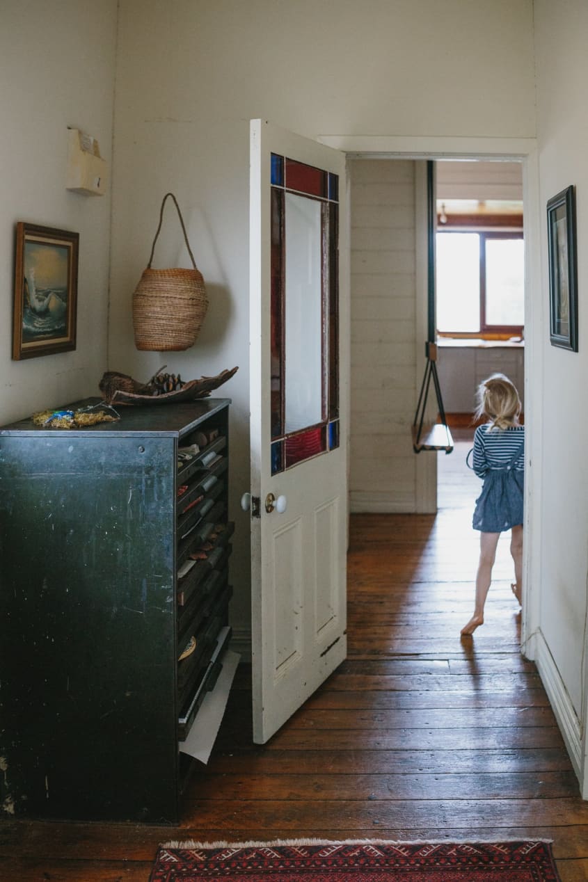 House Tour: A Relaxed Coastal Cottage in Australia | Apartment Therapy