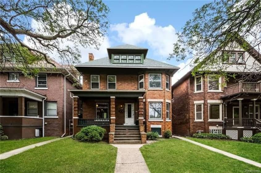 This Detroit Fixer Upper Is Basically a Timeline of Wallpaper Trends ...