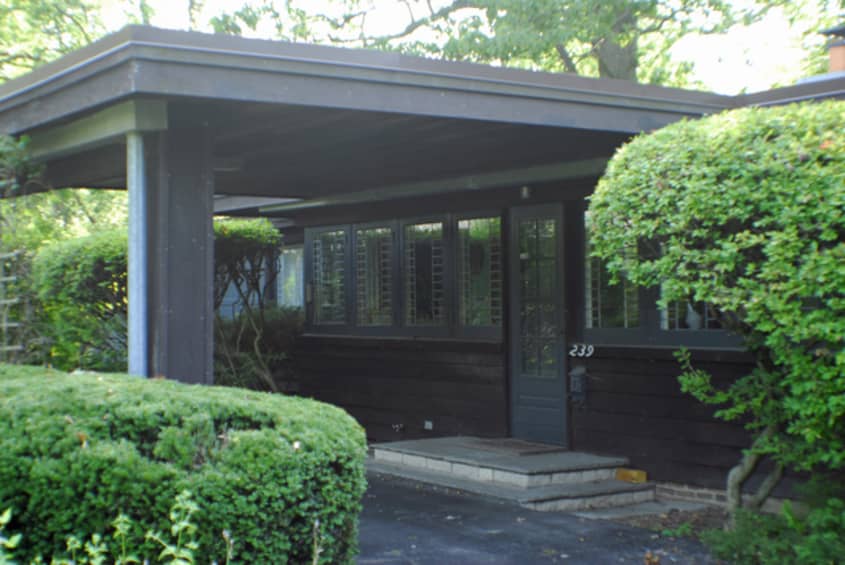 Both of Frank Lloyd Wright’s Booth Houses Are For Sale | Apartment Therapy