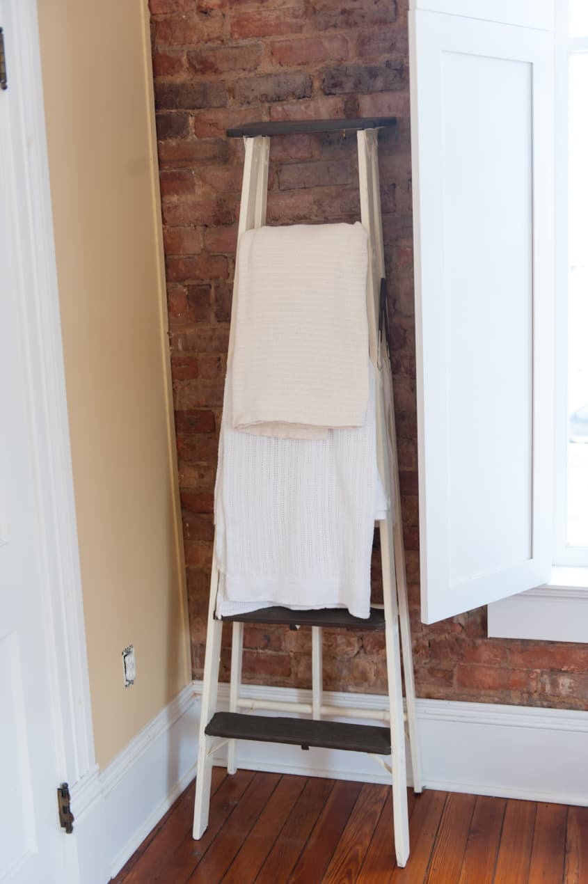 Kelley & Matt’s Harmoniously Thrifted Downtown Loft | Apartment Therapy