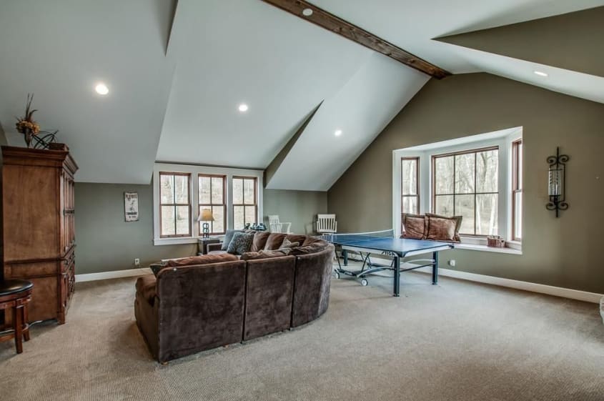 Miley Cyrus Buys a Modern Farmhouse in Her Tennessee Hometown ...