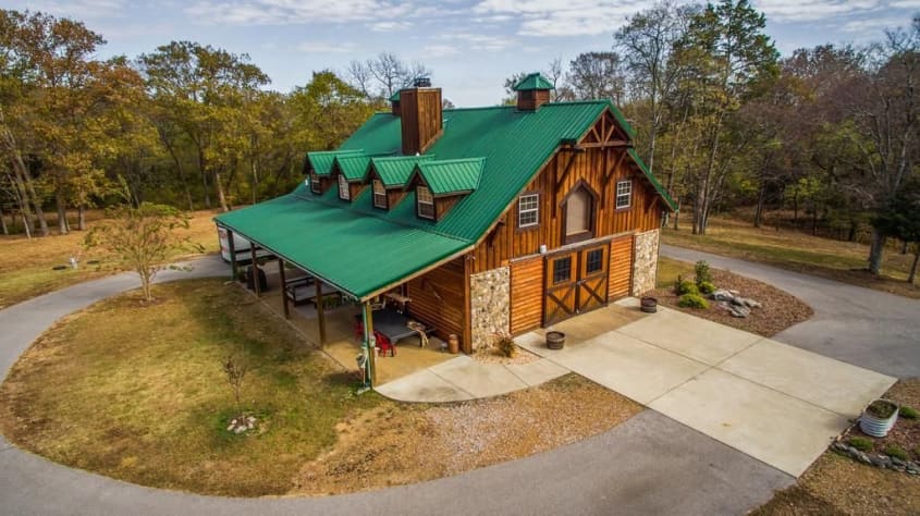 Miley Cyrus Buys a Modern Farmhouse in Her Tennessee Hometown ...