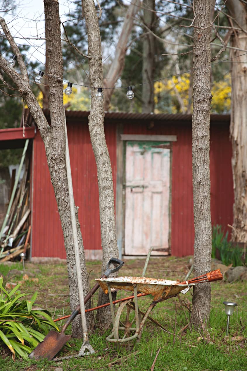 House Tour: Shack, Caravan & Tram Home in Australia | Apartment Therapy