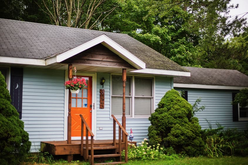 Mid-Century Modern Cute Cottage Cabin Tour | Apartment Therapy