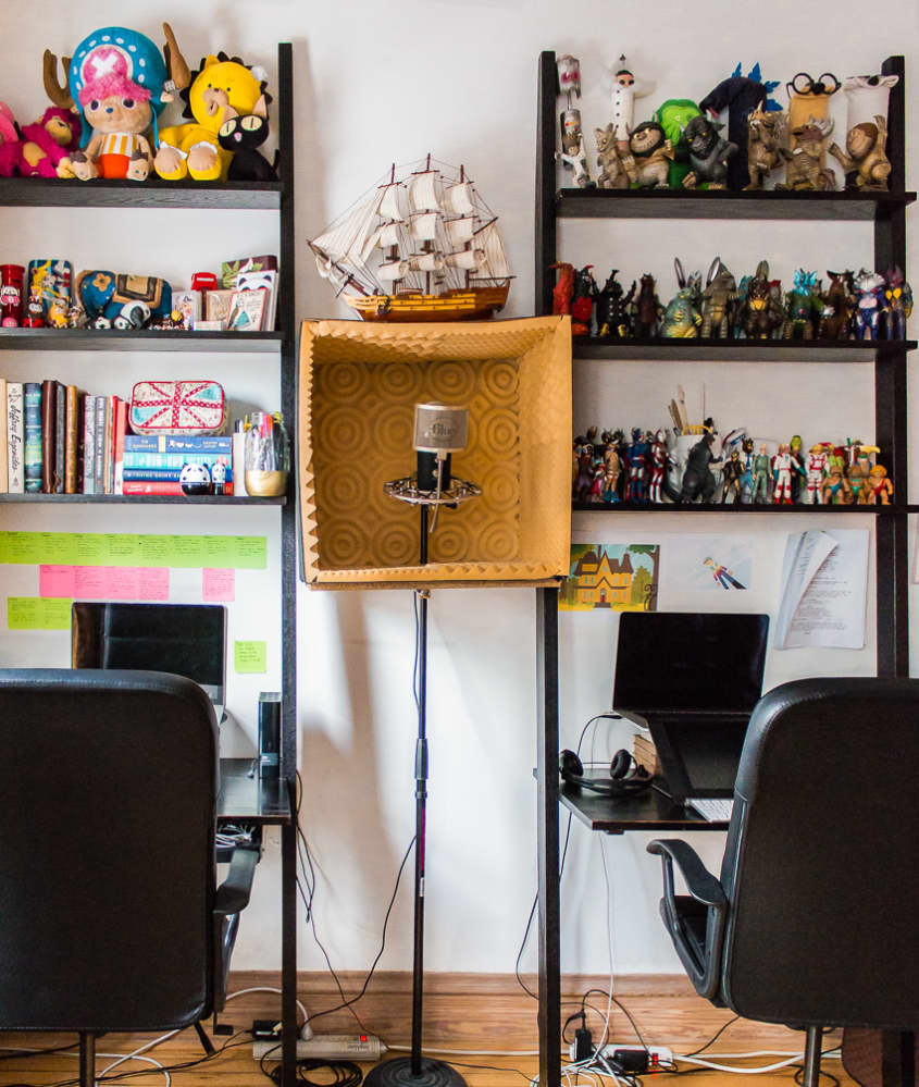 Eclectic Travelers Share Their Life and Apartment in Chicago ...