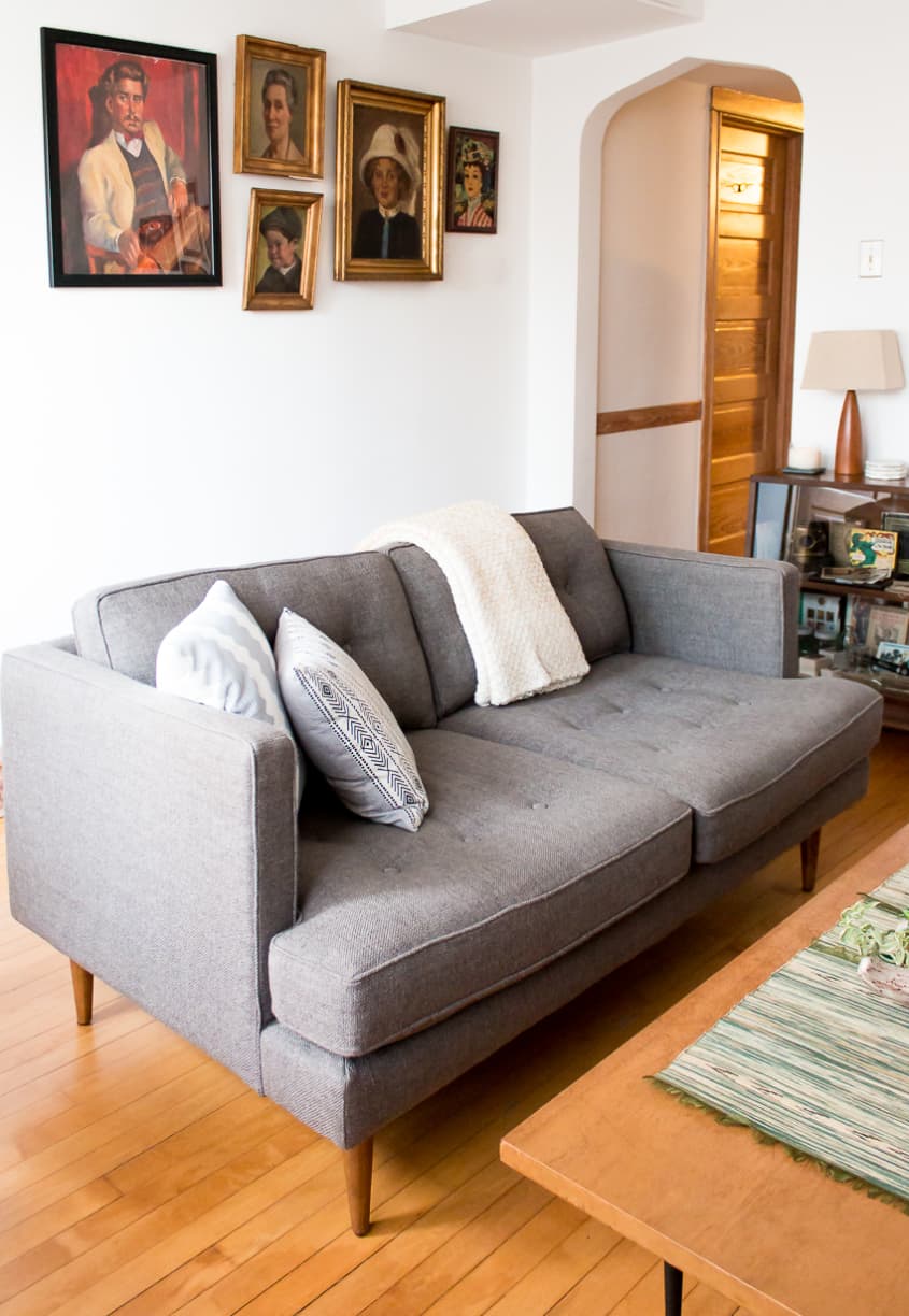 Eclectic Travelers Share Their Life and Apartment in Chicago ...
