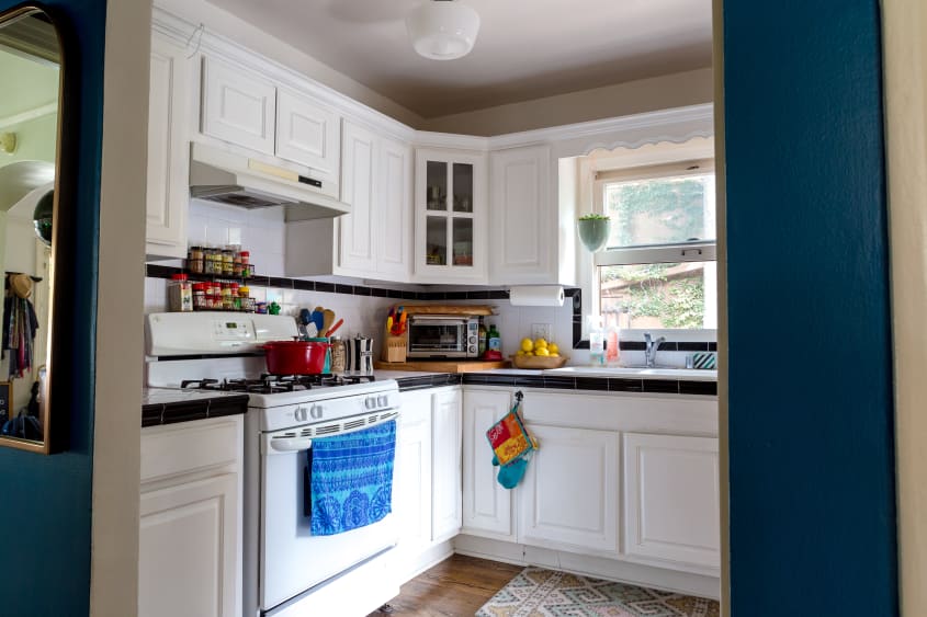 House Tour: A Hairstylist's Cool In-Home Salon | Apartment Therapy