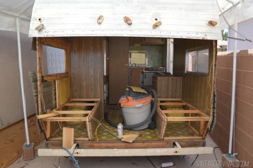 An Unbelievable Tiny Trailer Makeover by Vintage Revivals | Apartment ...