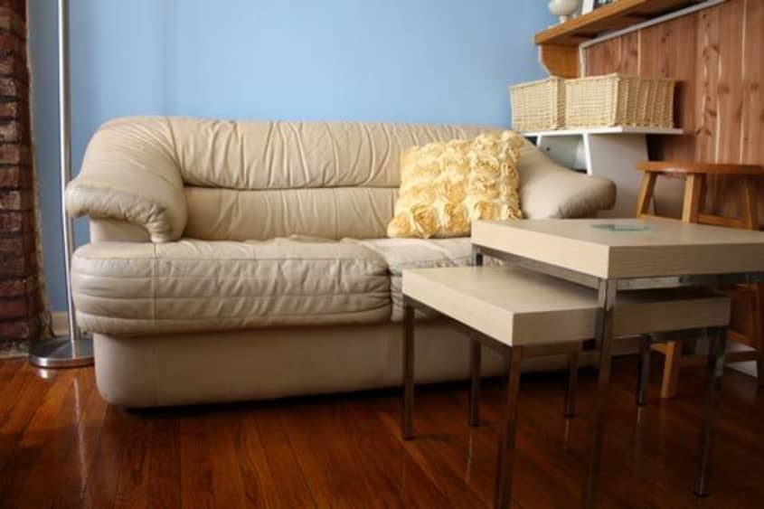 Wendy’s Shoebox Studio | Apartment Therapy
