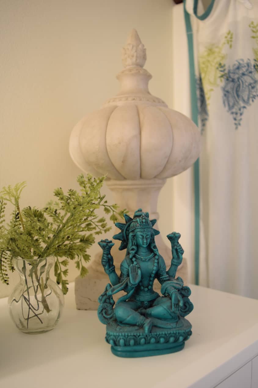 Shawn’s Sunny Heritage Hill Condo | Apartment Therapy