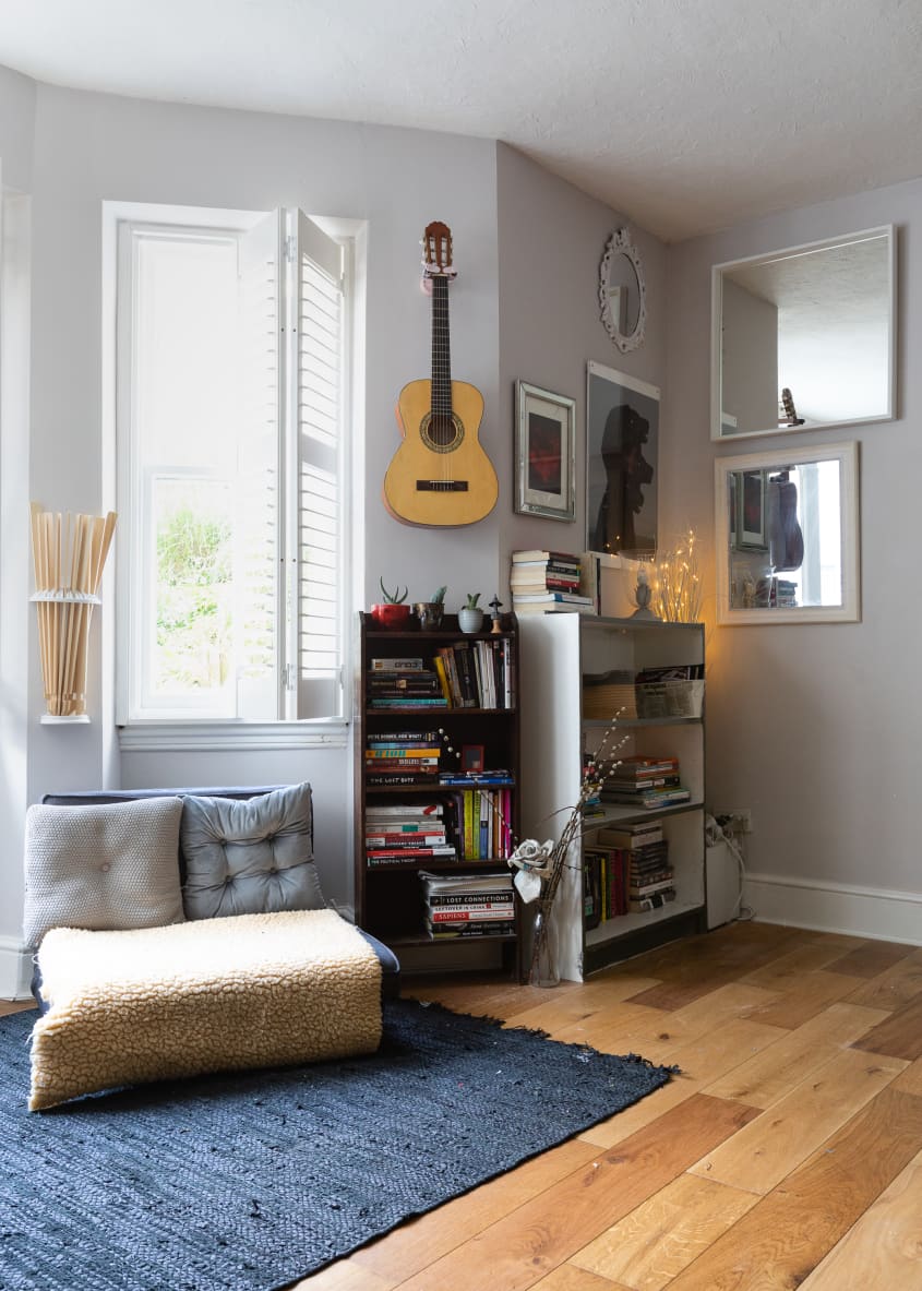 Laurie Penny's UK Studio Apartment | Apartment Therapy