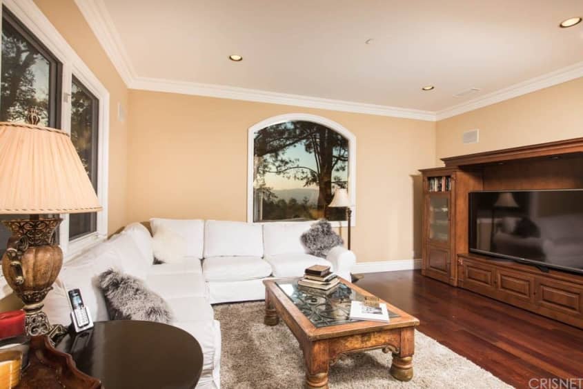 Tupac’s $2.6 Million Los Angeles Mansion Is For Sale | Apartment Therapy