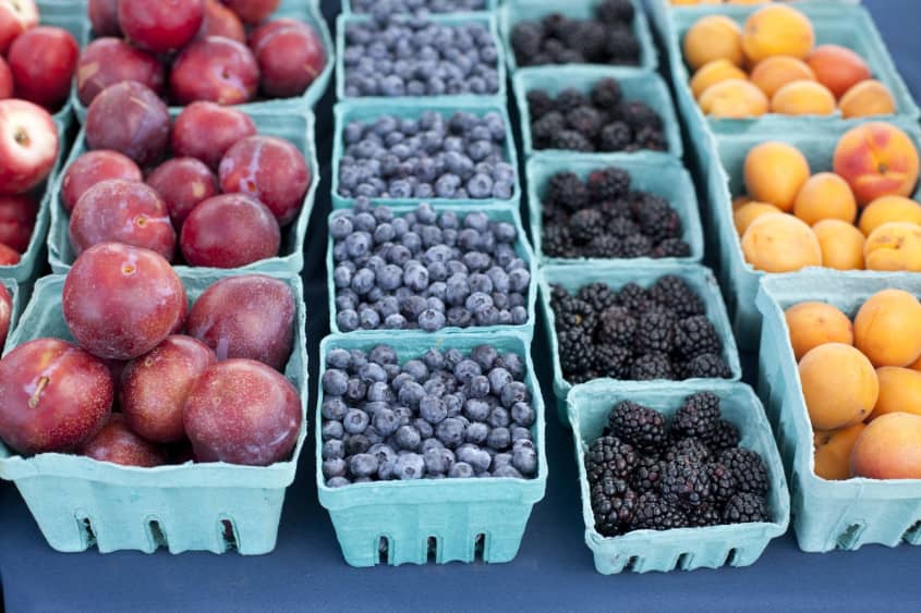 How Produce Gets from the Farm to a Farmers Market | The Kitchn