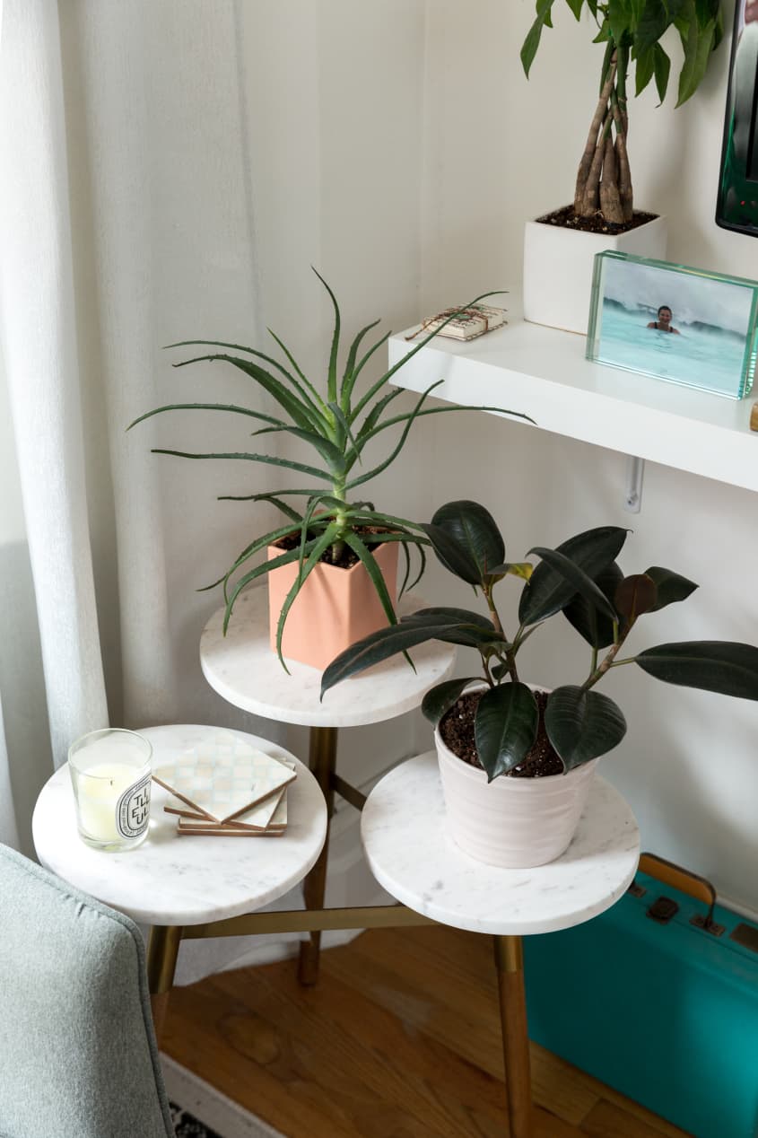 A Super Small 375-Square-Foot Studio Is Masterfully Arranged ...