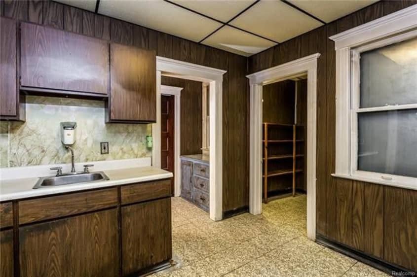 This Detroit Fixer Upper Is Basically a Timeline of Wallpaper Trends ...