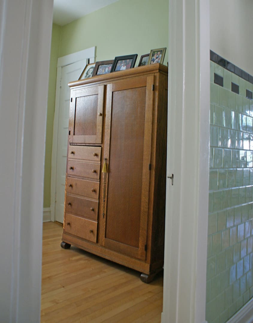 Tim’s Classic Chicago Two-Flat | Apartment Therapy