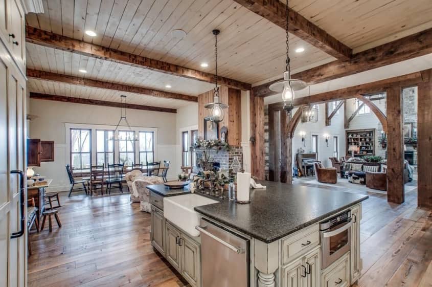 Miley Cyrus Buys a Modern Farmhouse in Her Tennessee Hometown ...
