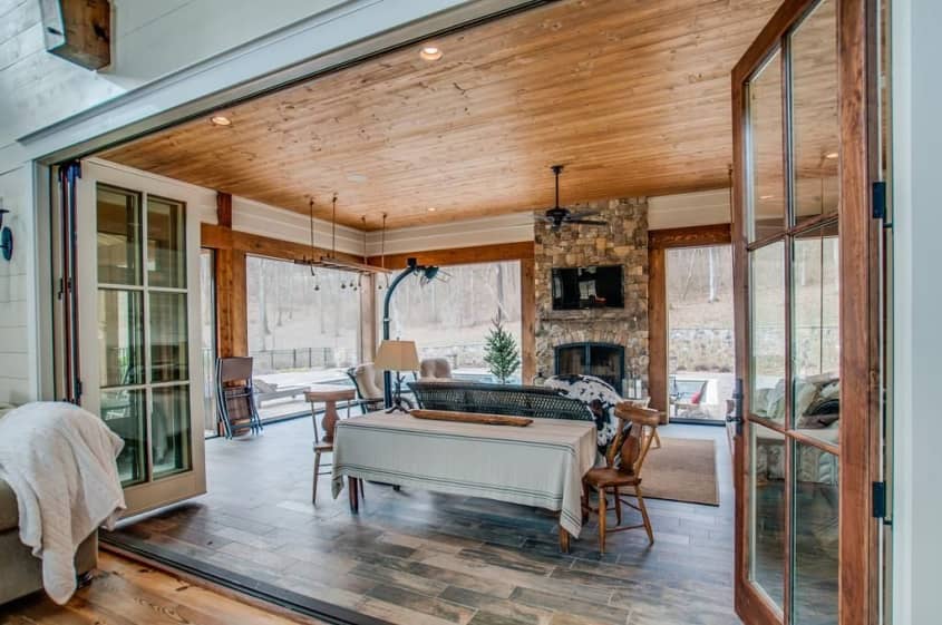 Miley Cyrus Buys a Modern Farmhouse in Her Tennessee Hometown ...