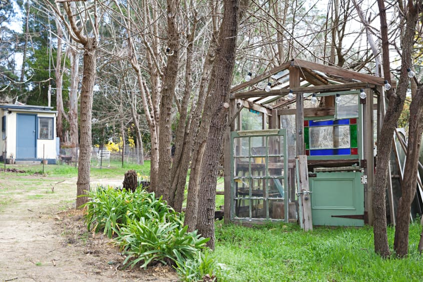 House Tour: Shack, Caravan & Tram Home in Australia | Apartment Therapy