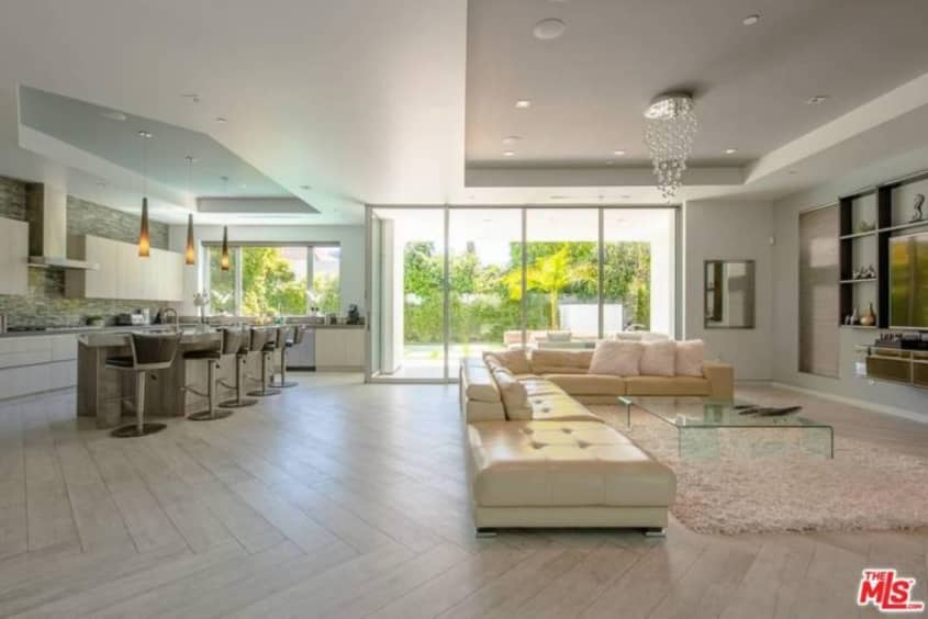 6 Celebrities that Rent, Just Like You | Apartment Therapy