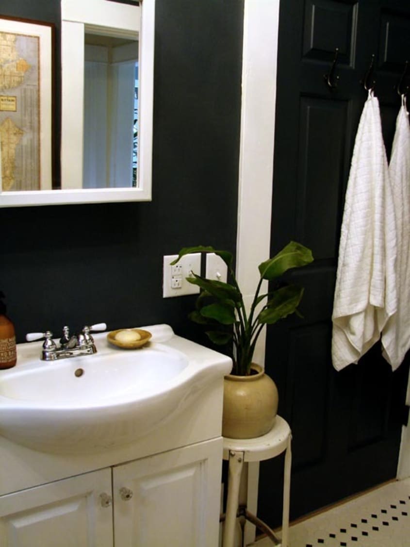 Michele & Ryan Tansey’s Antiquarian Hideaway | Apartment Therapy