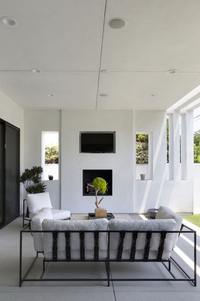 House Tour: A Minimal, Monochrome California Home | Apartment Therapy