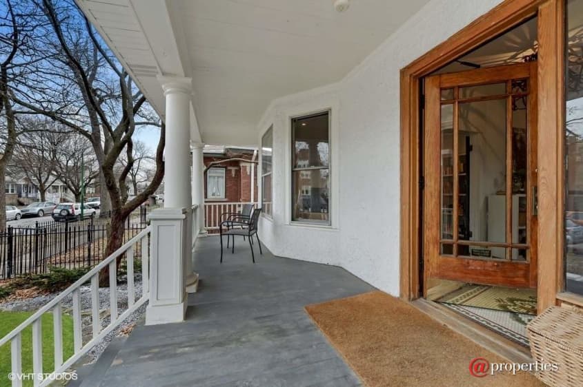 A Lovingly Restored Early 20th-Century Family Home in Chicago ...