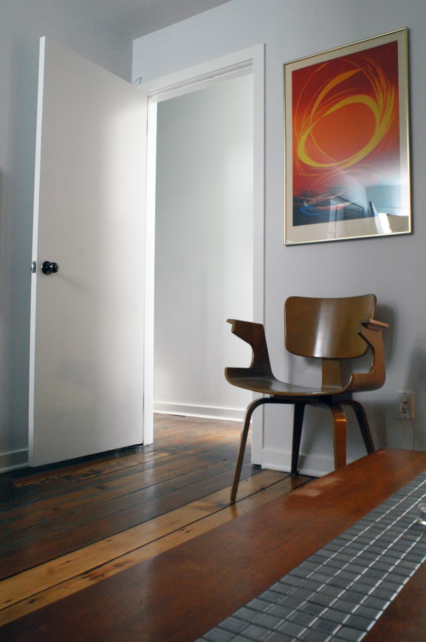 Felicia & Douglas’ Warm, Mid-Century Modern Condo | Apartment Therapy