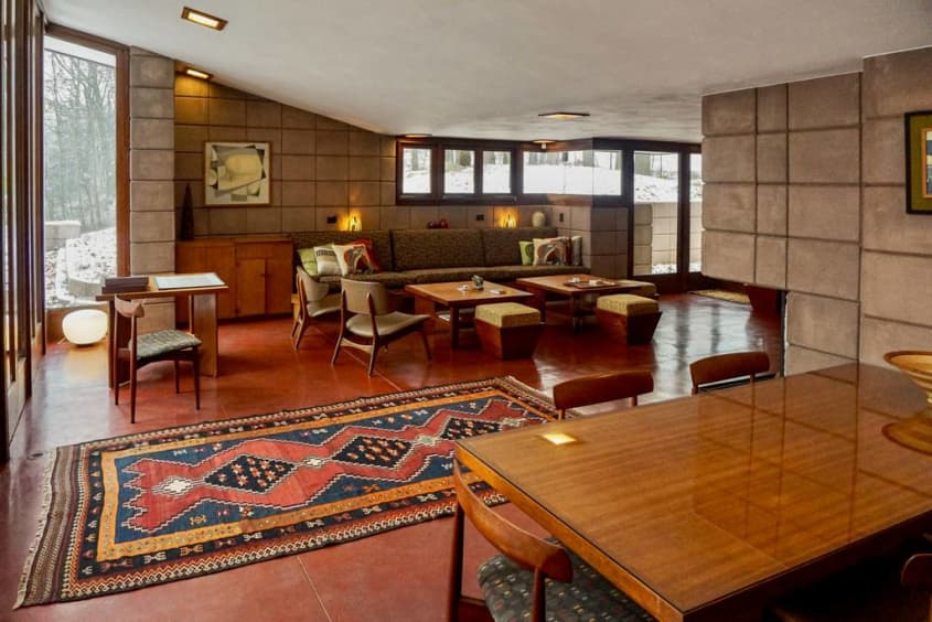 Frank Lloyd Wright Eppstein House Restored - Rent Airbnb | Apartment ...