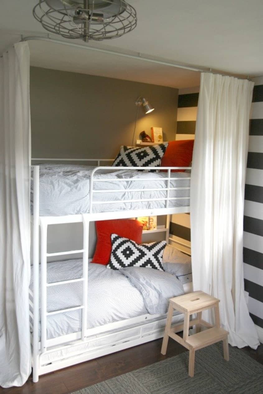 Shared Kids Rooms: Making a Multiple Bed Layout Work | Apartment Therapy