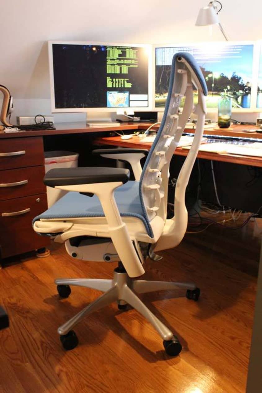 Mitch’s Multi-Monitor, Over the Top Home Office | Apartment Therapy