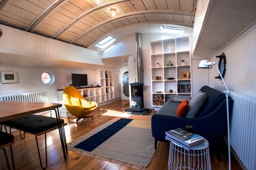 House Tour: A Restored 1925 Houseboat in London | Apartment Therapy