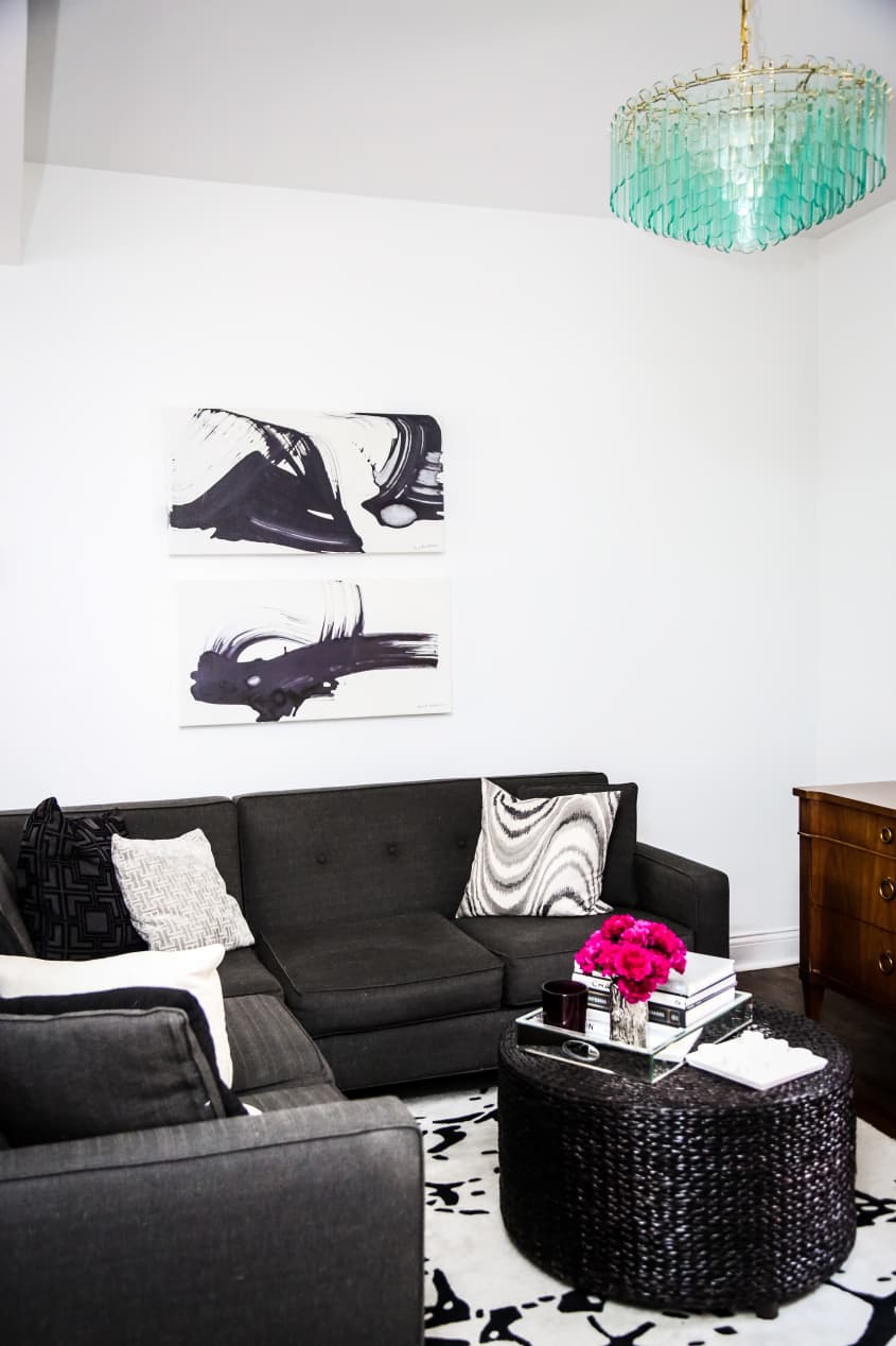 House Tour: A Cool, High-Contrast Chicago Home | Apartment Therapy