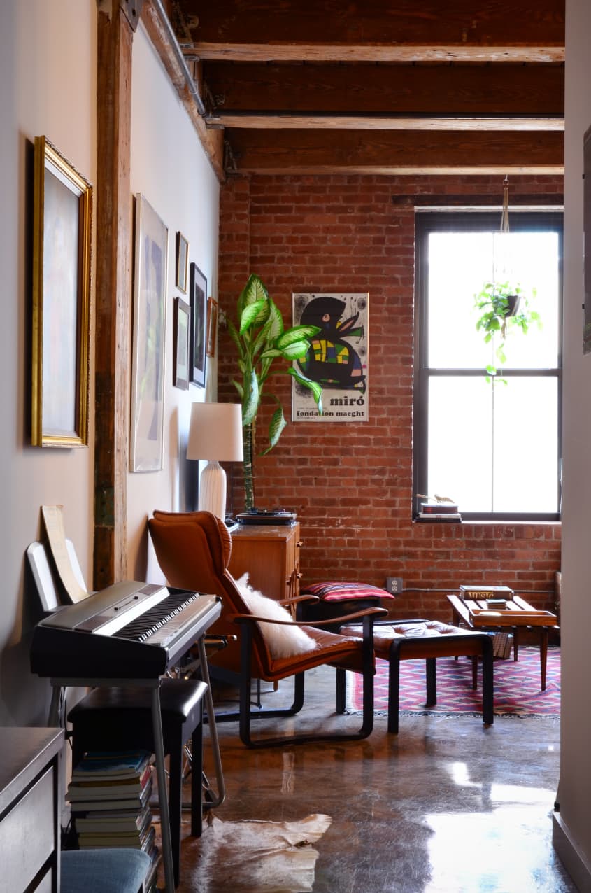Video House Tour: A Lofty Studio Apartment in Brooklyn | Apartment Therapy