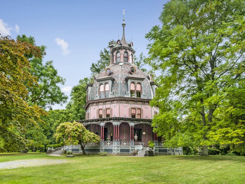 Rent this Ornate Octagon House on the Hudson for $40,000 a Month ...