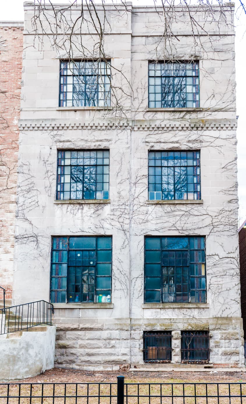 House Tour: An Interior Designer's Vintage Chicago Home | Apartment Therapy