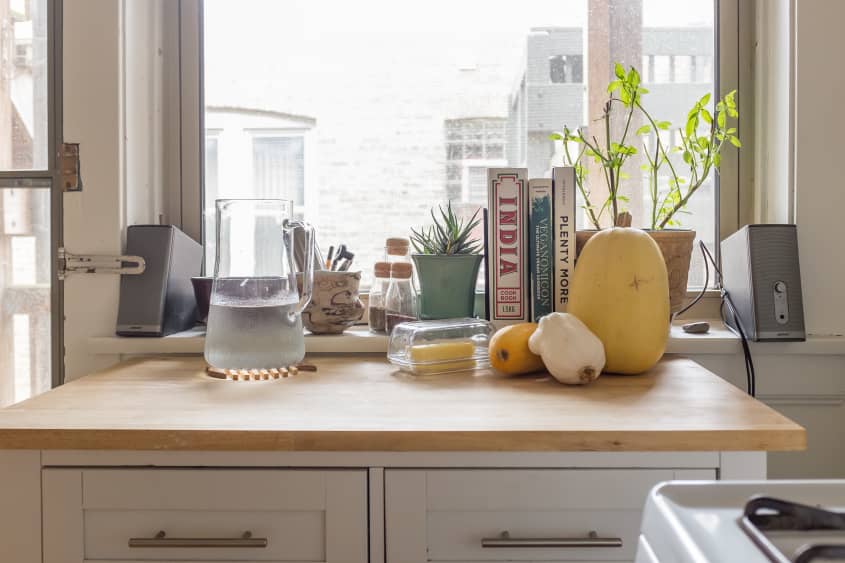 House Tour: An Artist's Live-Work Apartment in Chicago | Apartment Therapy