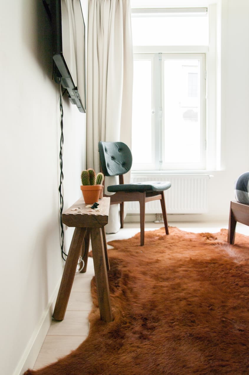House Tour: A Mid-Century-Inspired Amsterdam Apartment | Apartment Therapy