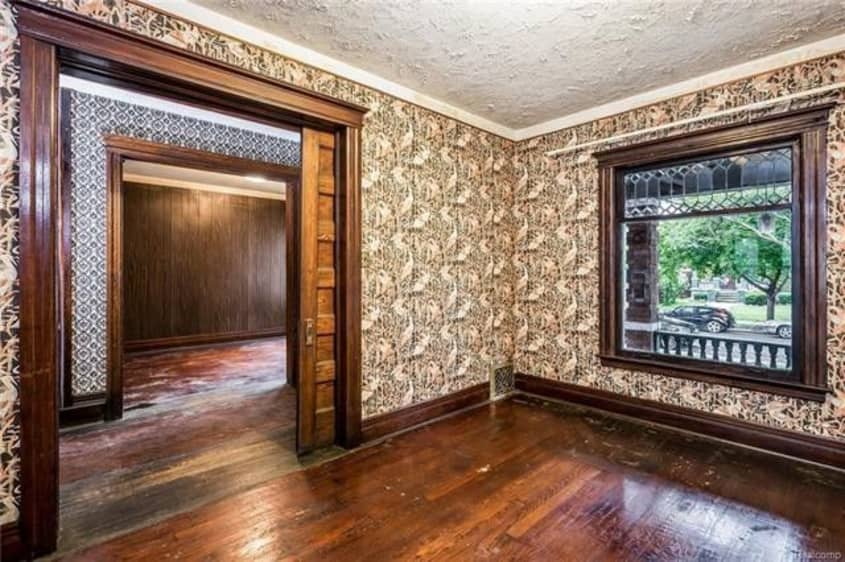 This Detroit Fixer Upper Is Basically a Timeline of Wallpaper Trends ...