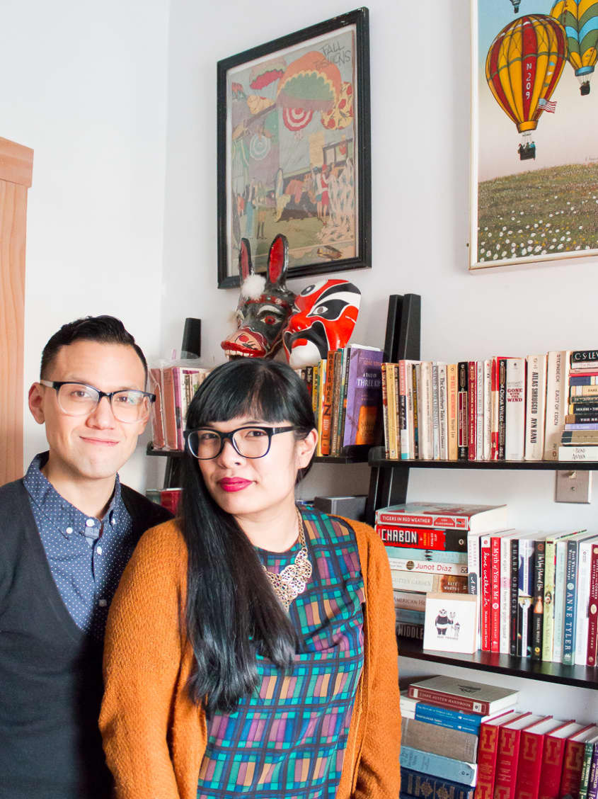 Eclectic Travelers Share Their Life and Apartment in Chicago ...