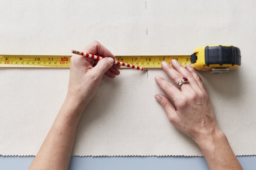 How to Make a Buzz-Worthy Hanging Wall Banner | Apartment Therapy