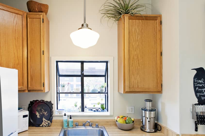 House Tour: A Bright, 700 Square Foot Rental Apartment | Apartment Therapy