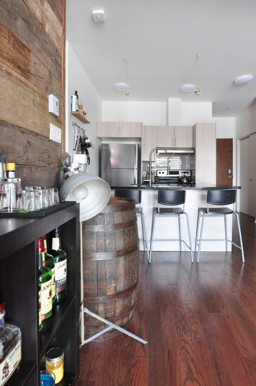 House Tour: A Rustic Minimal Bachelor Pad in Montreal | Apartment Therapy