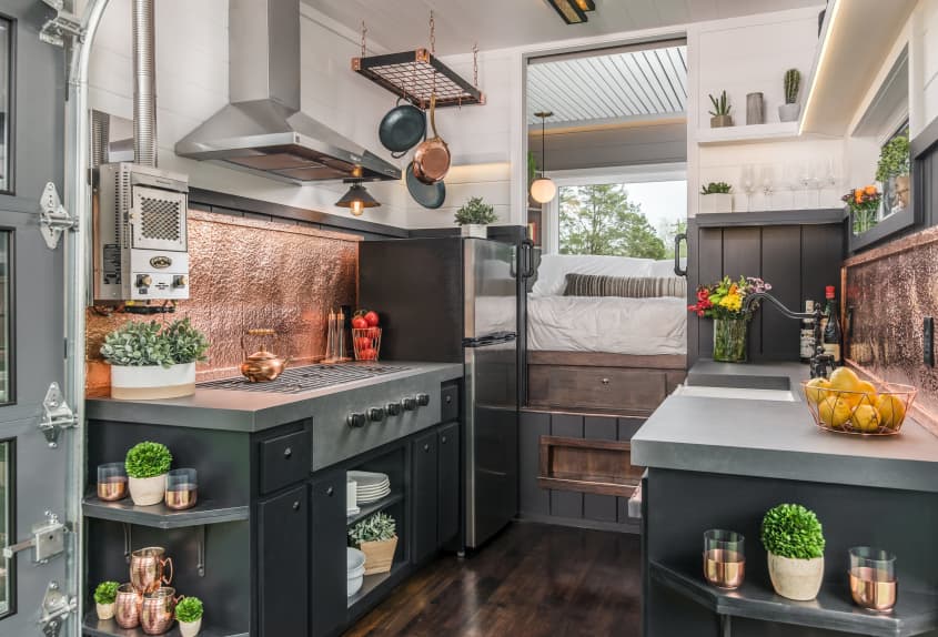 This Tiny House Squeezes So Much Style Into 250 Square Feet | Apartment ...